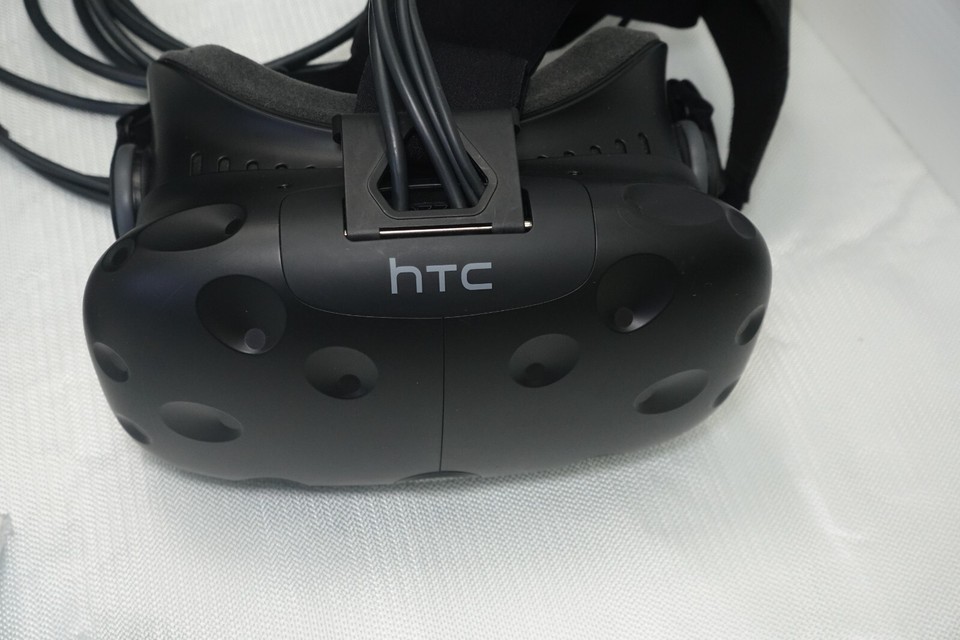 HTC Vive VR Headset Kit System Virtual Reality Complete Set Excellent ...
