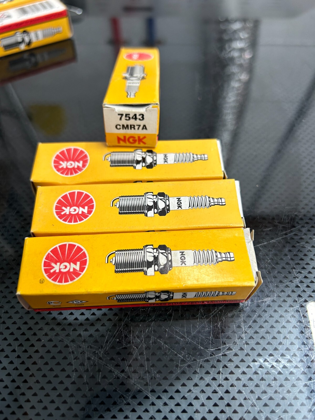 NGK CMR7A - Alternative spark plugs