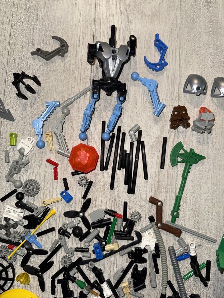 LEGO Bionicle Lot Mixed Figures Incomplete Body Parts Weapons Pieces ...