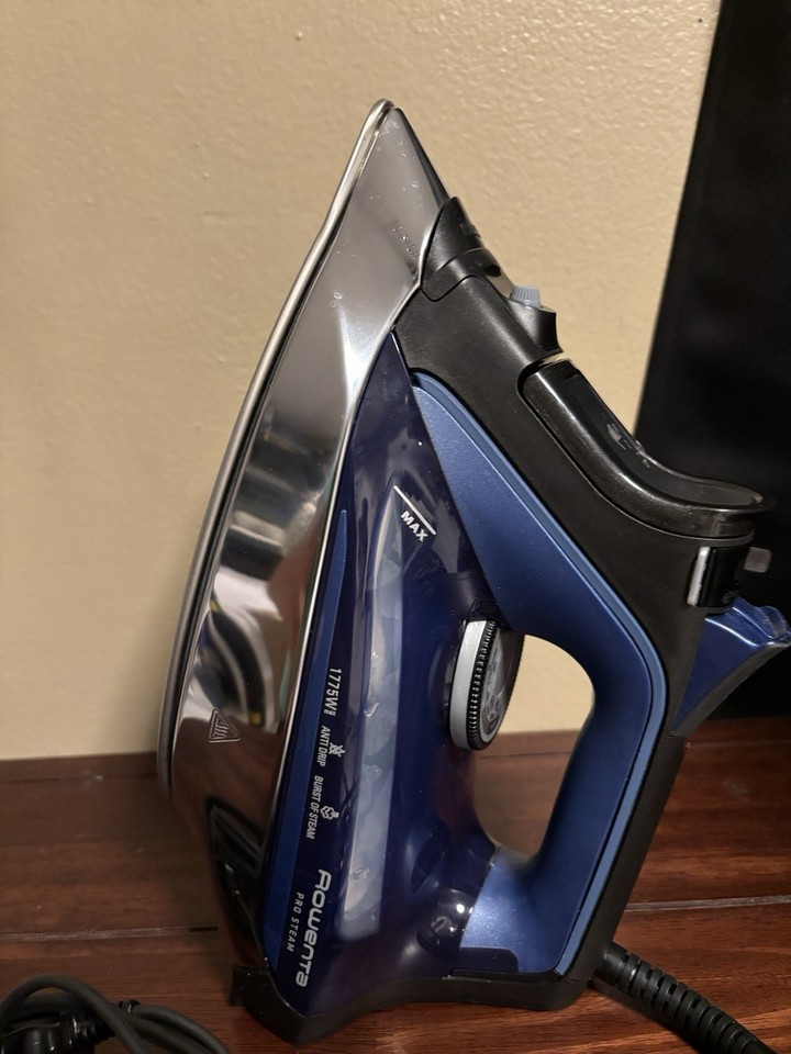 Rowenta Pro Steam Iron, 1775W, Vertical Steam, Auto-Off. Lightly Used ...