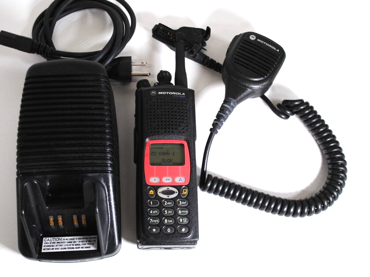 Motorola XTS 5000 Digital UHF 450 - 520MHz Model III Portable Radio ...