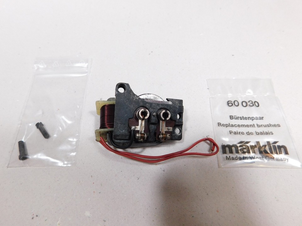 Märklin H0 00 AC Motor mit 60030 Bürstenpaar für 800 er Dampflok sg # ...
