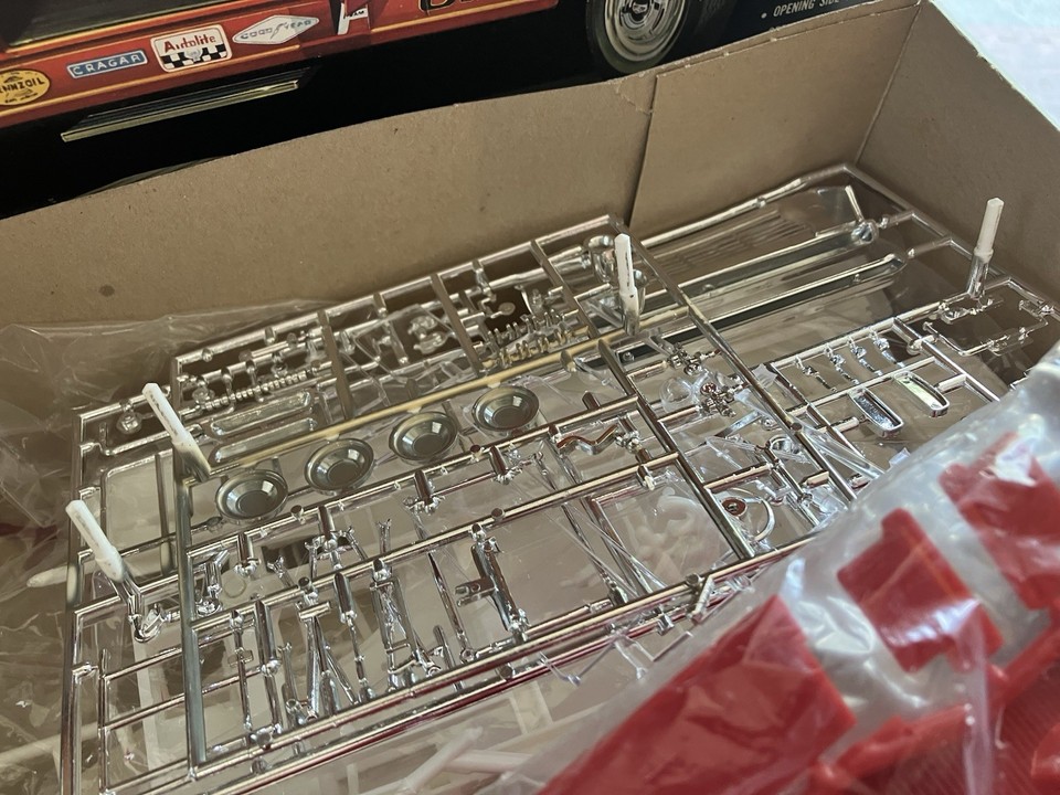 MPC 1970 FORD ECONOLINE CHATEAU CLUB WAGON VAN MODEL KIT 1/20 #3370 | eBay