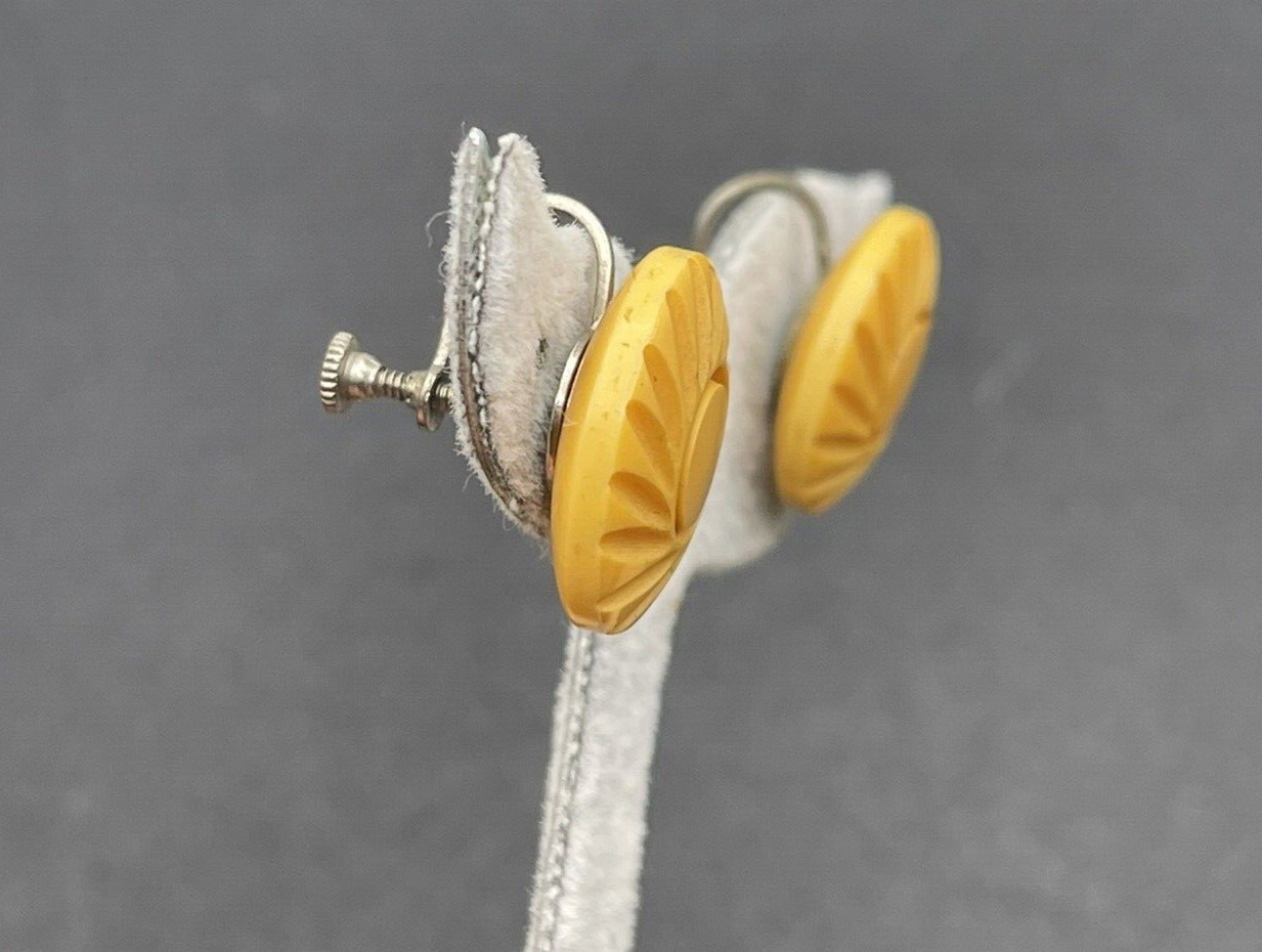 Vintage Mustard Yellow Plastic Button Screw Back Earr… - Gem