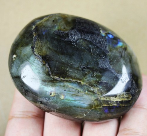 POLISHED LABRADORITE IRIDESCENT OPTICAL EFFECT PALM STONE FROM ...