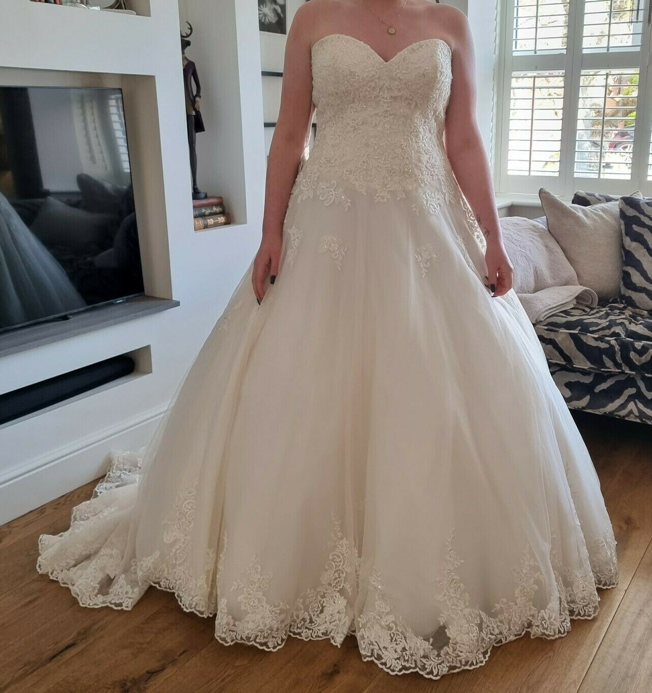 **New with Tags** Wed2Be Emmy Wedding Dress, underskirt, veil & bag ...