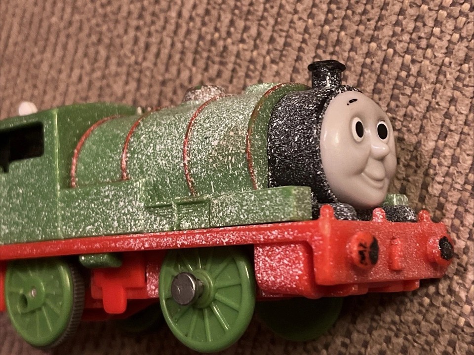 Thomas & Friends TRACKMASTER Railway Snow Covered Percy 6 Train Engine ...