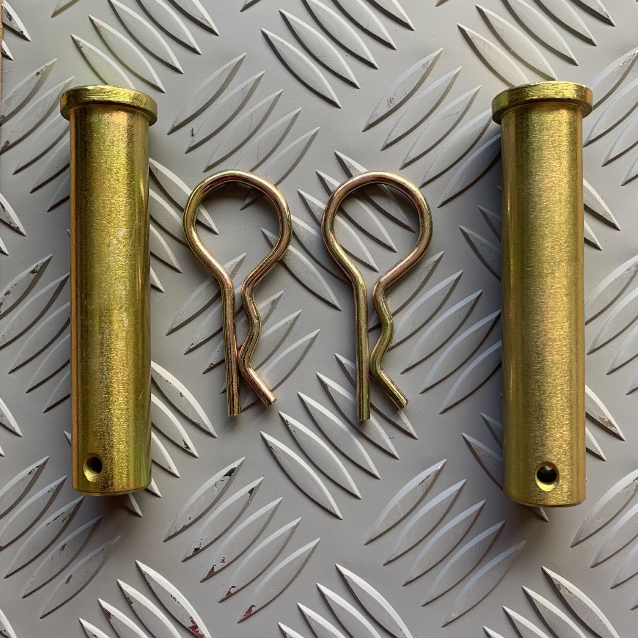 Tractor Clevis Pins 22mm Diameter, 95mm Useable Length, with R clips ...