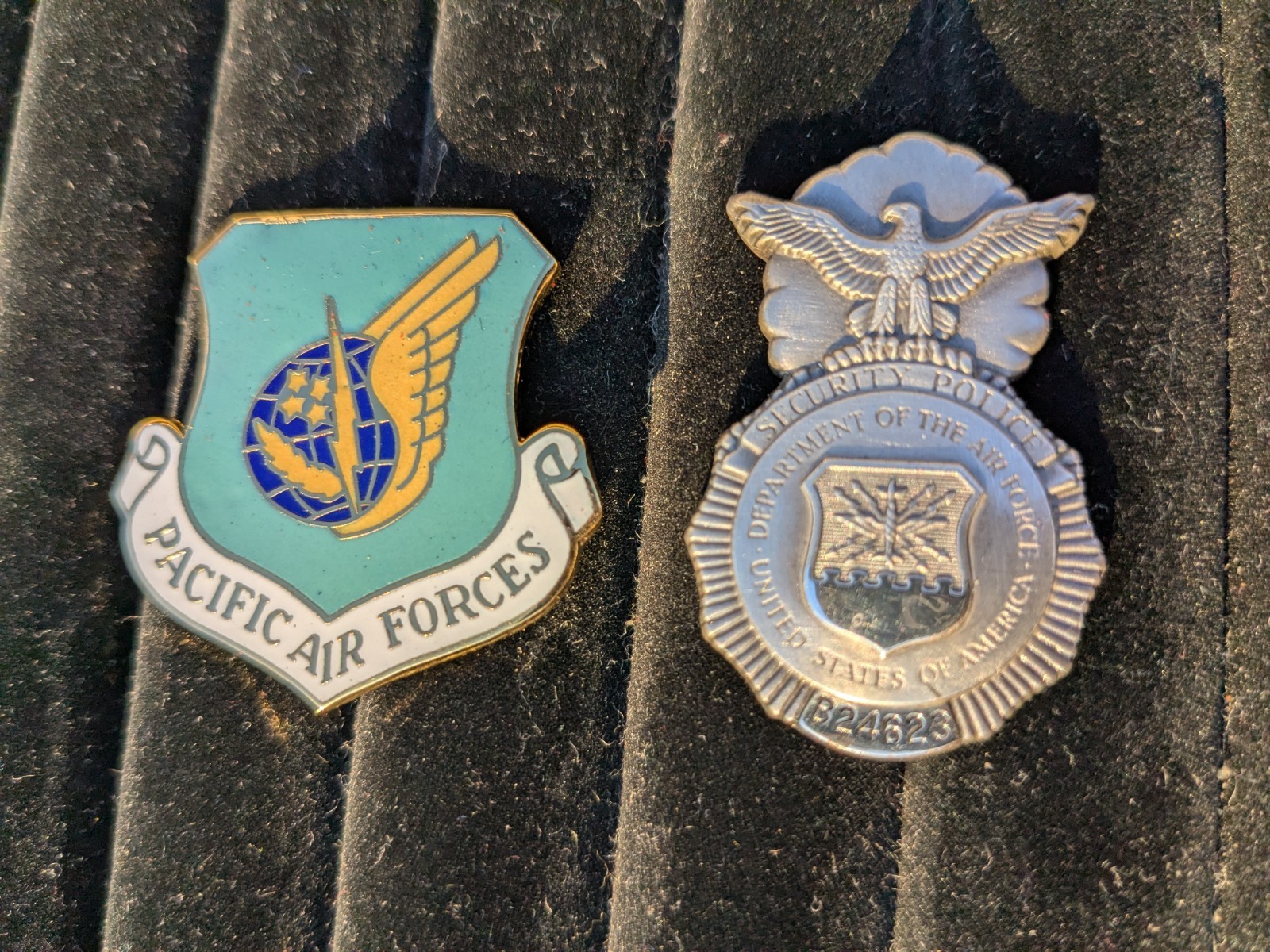 USAF Air Force Pacific PACAF beret pin and Security SP mini pin | eBay