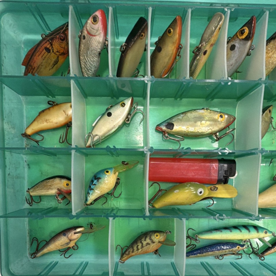 Tackle box of 28 Hard baits mostly rattle traps, rapalas, and various ...
