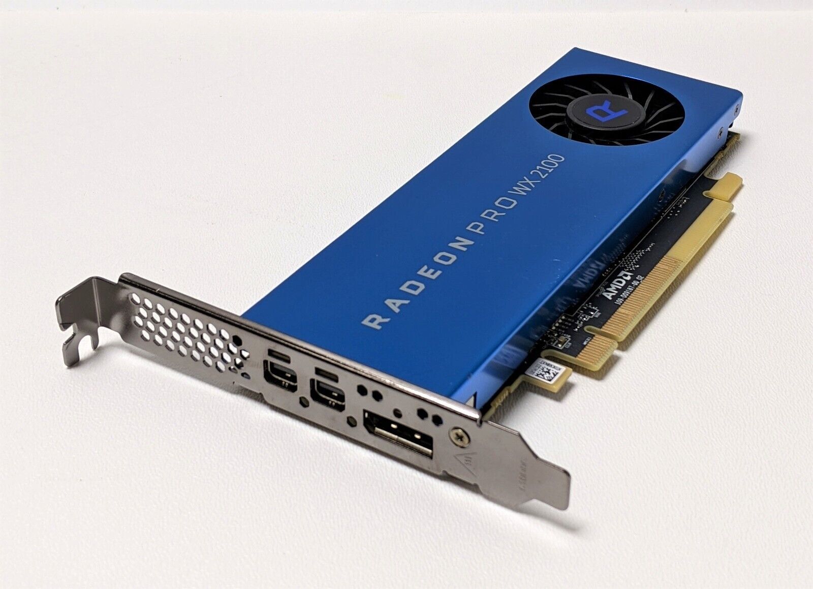 AMD Radeon Pro WX 5100 8GB 4DP/WX 3100 4GB 2x MiniDP / WX 2100 2GB ...