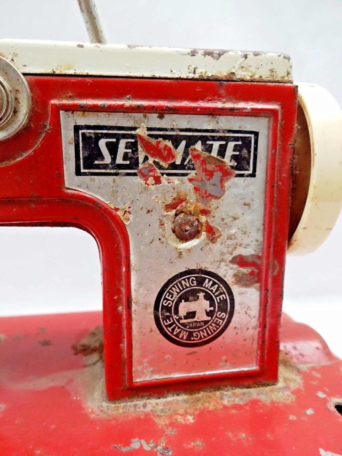 VINTAGE SEW MATE SEWING MATE BATTERY OPERATED OLD METAL TOY SEWING ...