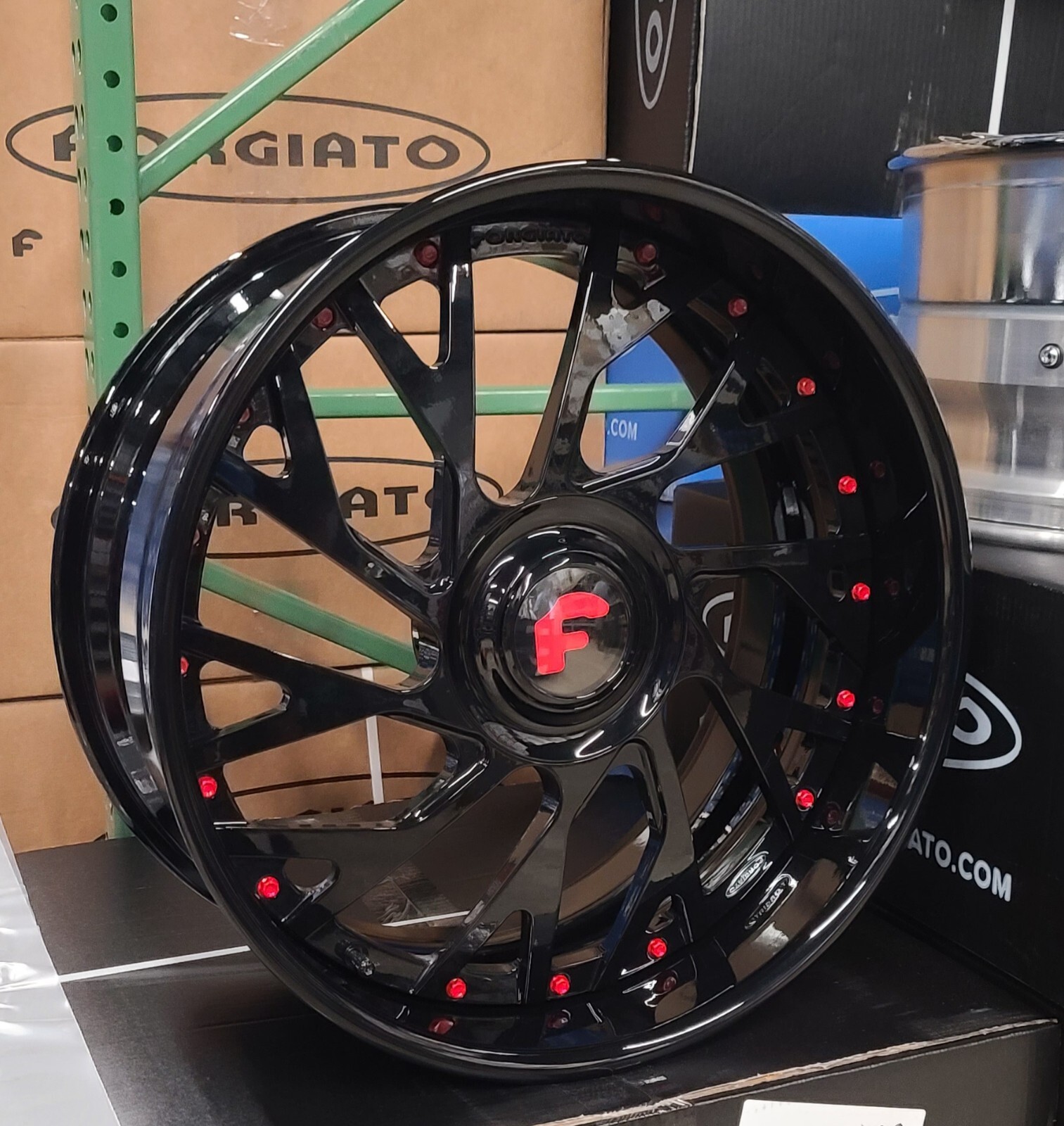 20/22" Forgiato Syncro Black and Red Big Floating Cap Wheels Vanderhall ...