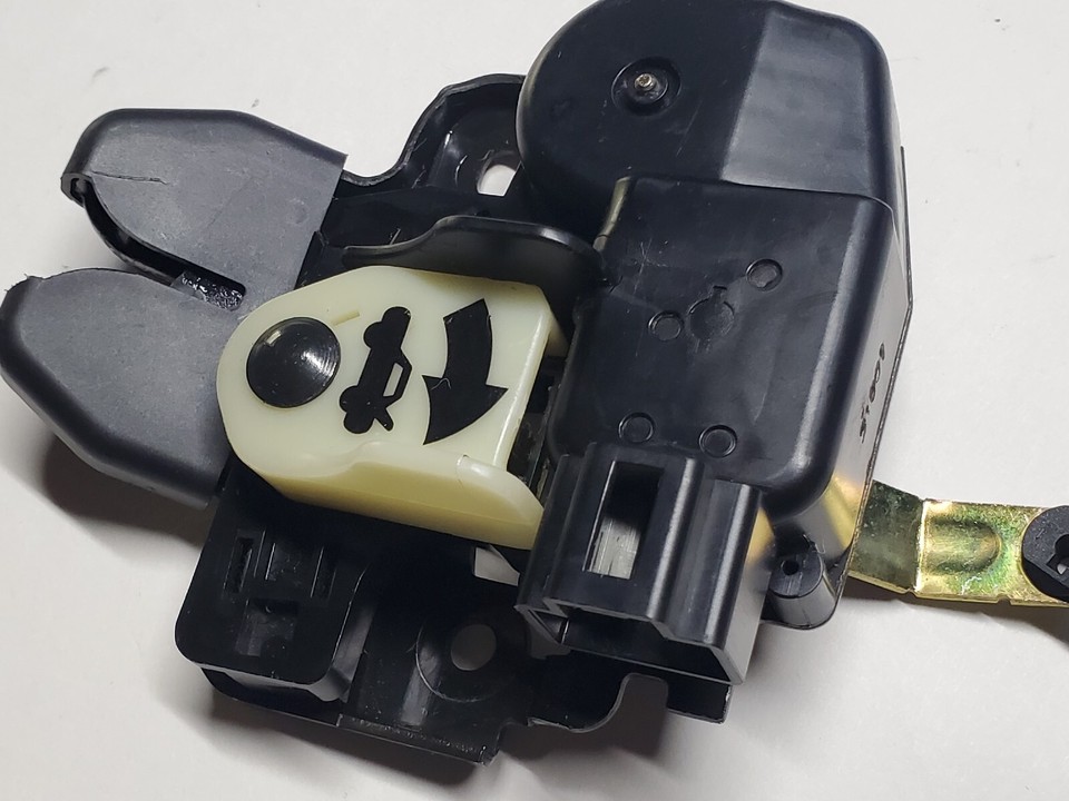 2002-2005 Nissan Altima OEM Trunk Latch Lid Lock Actuator Release 84631 ...