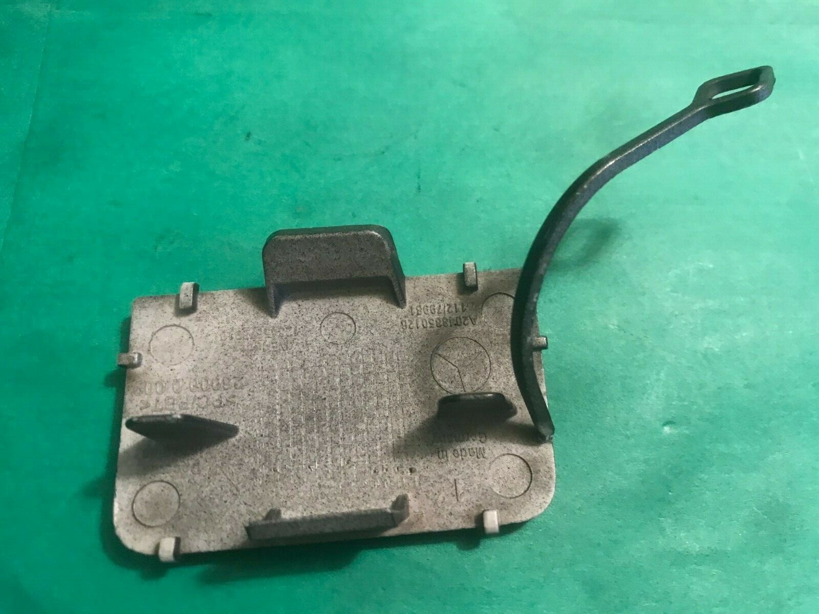 08-11 MERCEDES C300 C350 SPORT FRONT BUMPER TOW HOOK COVER 2048850126 ...