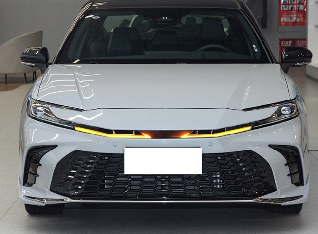 For 2025-2026 Camry Two-tone Front Center Grille LED Running Light Turn ...