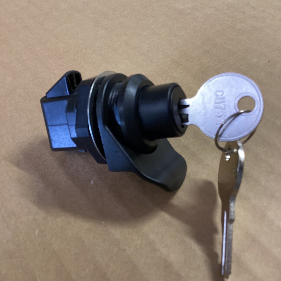 GRADY WHITE ELECTRONIC BOX / RADIO BOX - LOCKING LATCH -PUSH TO CLOSE ...