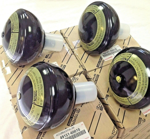 GENUINE TOYOTA SUSPENSION ACCUMULATOR SET LX470 49141-60010 x2 49151 ...