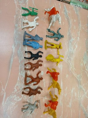 15 Mixed MPC Auburn Other Ringhand Riders Policeman Military Horses And ...