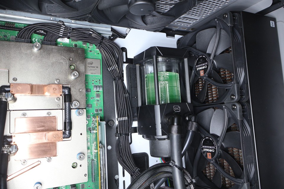 Nvidia GH200 624GB Liquid grey desktop workstation computer PC for AI ...