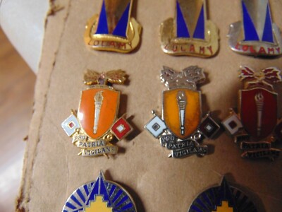 MILITARY INSIGNIA CREST DUI SET OF 2 SIGNAL SCHOOL PRO PATRIA VIGILANS ...