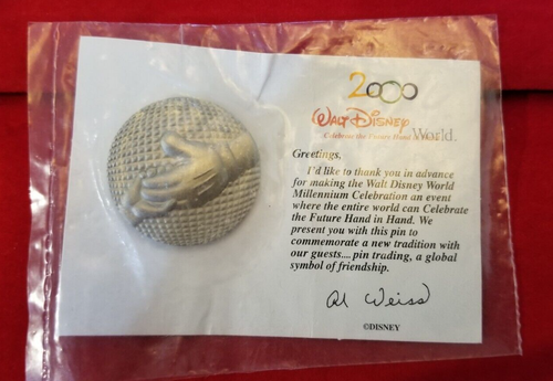 Disney WDW Cast Exclusive Mickey Hand in Hand Pin 2000 Celebrate The ...