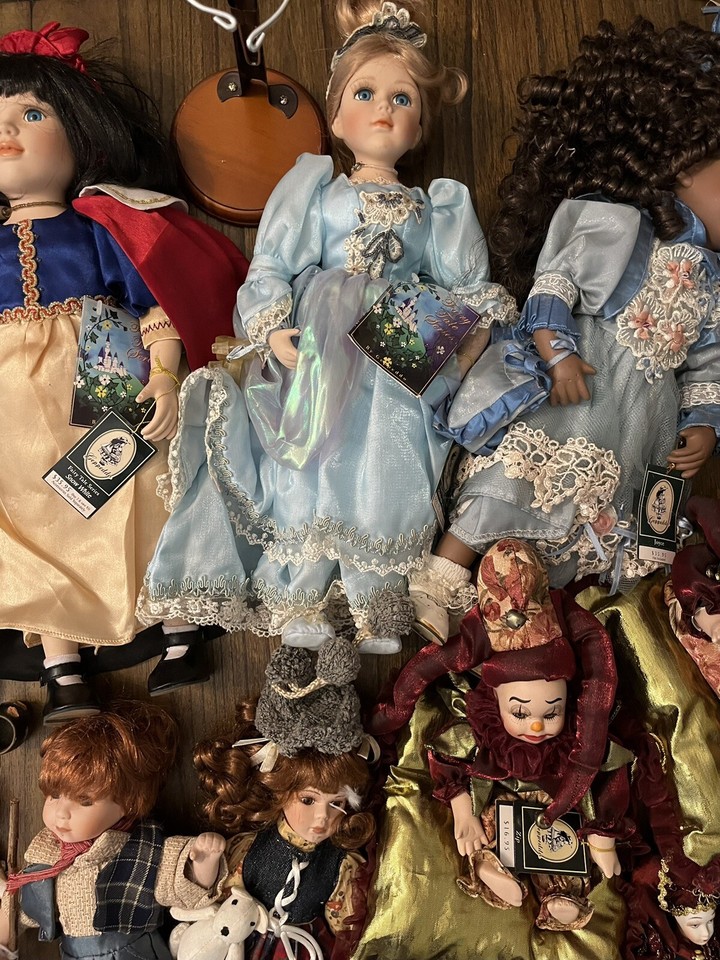 Huge Doll Collection Most Dolls Still Have The Tags Antiques Geppeddo ...