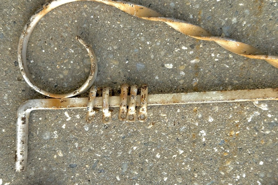 2 Sets Ornate Curtain Rods Cast Iron Swing Arm Rusty Chippy 18” No ...