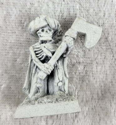 Grenadier models Dungeons & Dragons Metal Miniatures - Skeleton Noble ...