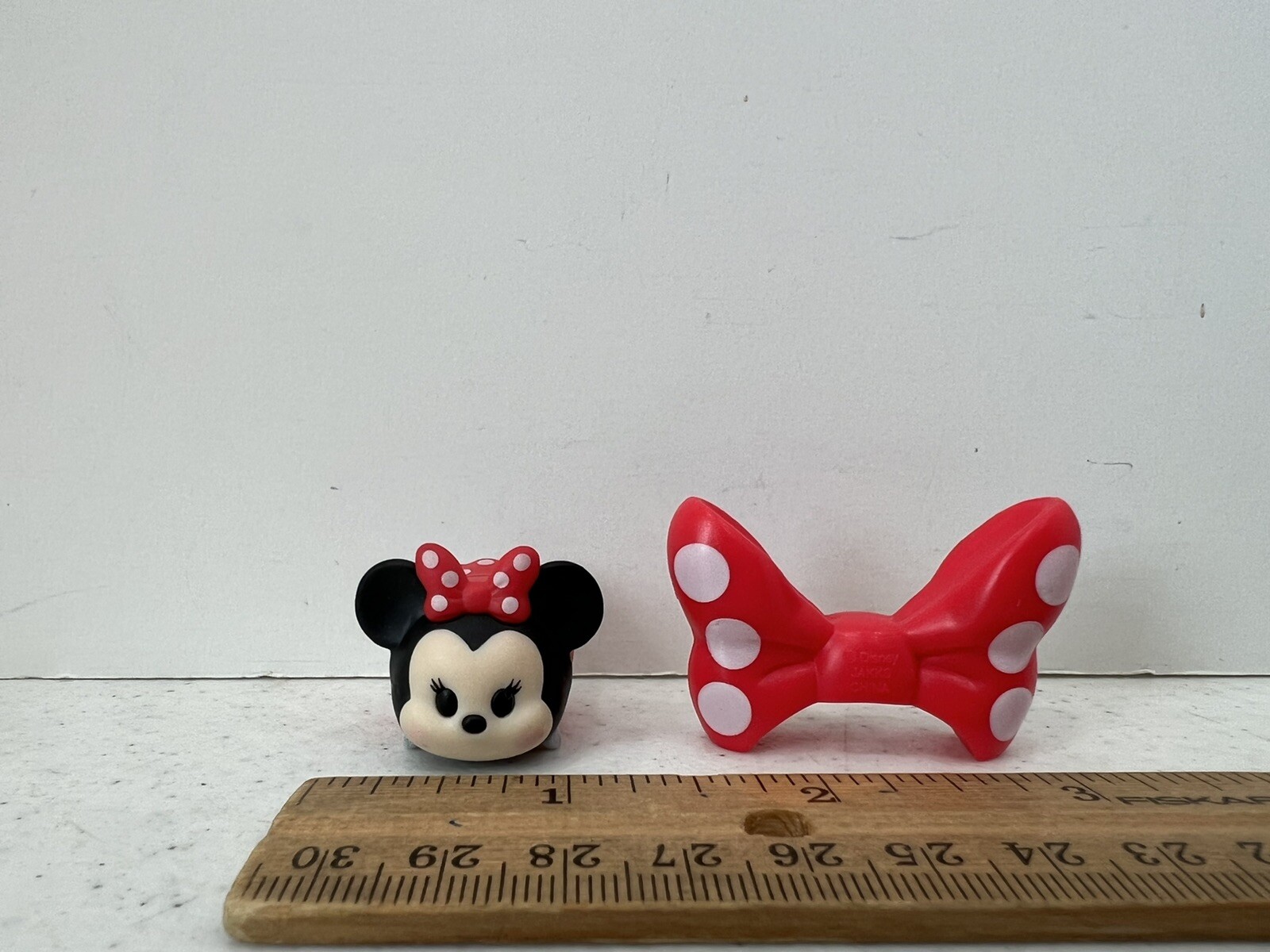 Disney Tsum Tsum Vinyl Series 1 Mystery Blind Bag Stack Pack, Minnie ...