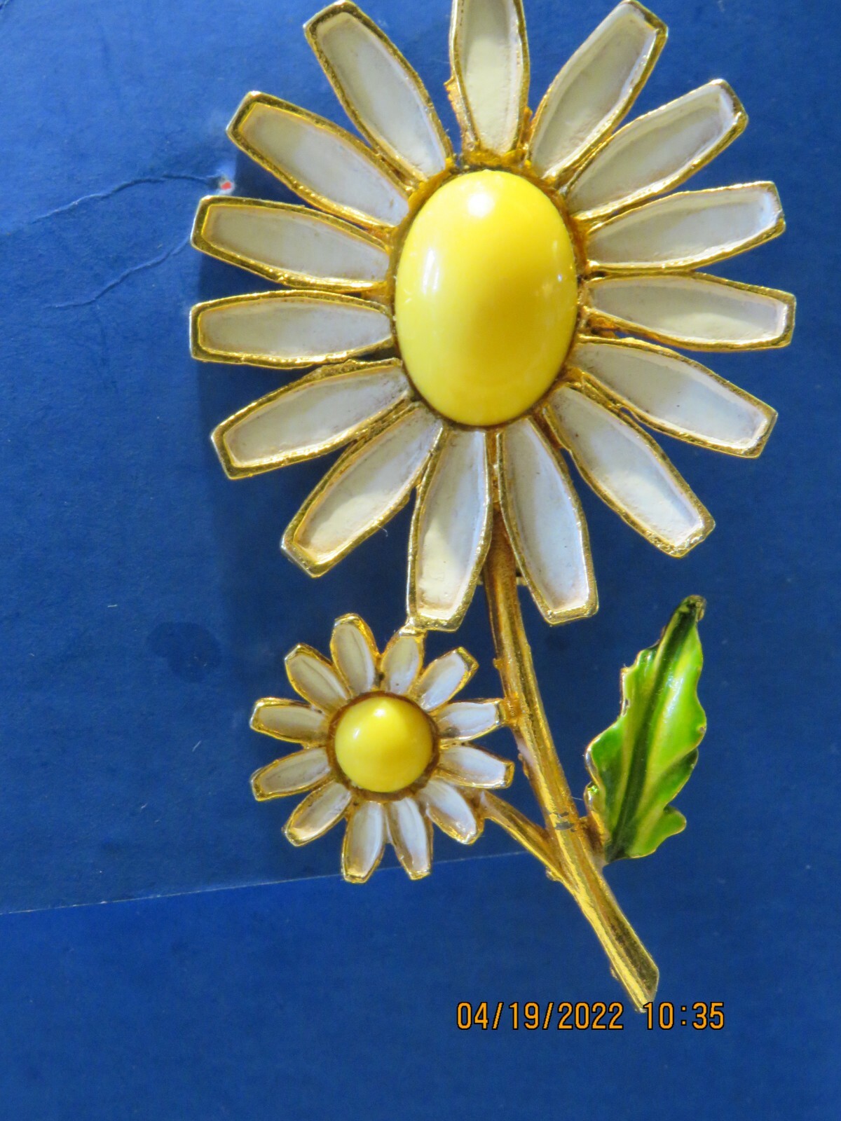 VINTAGE WEISS Double Daisy Brooch ENAMEL White and Ye… - Gem