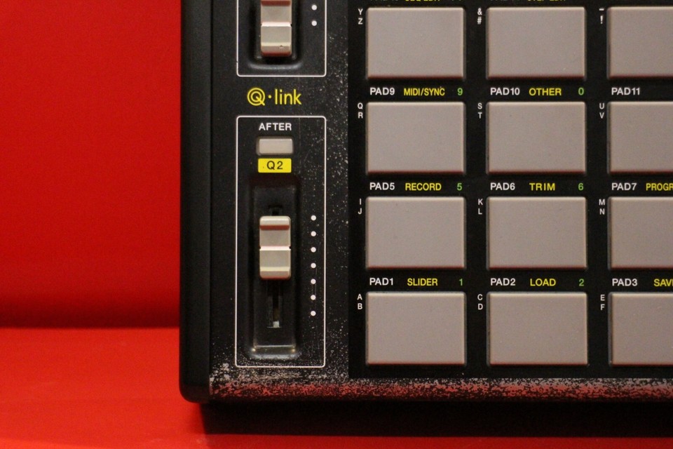 USED AKAI MPC 1000 Black Music Production Center U2352 240725 | eBay