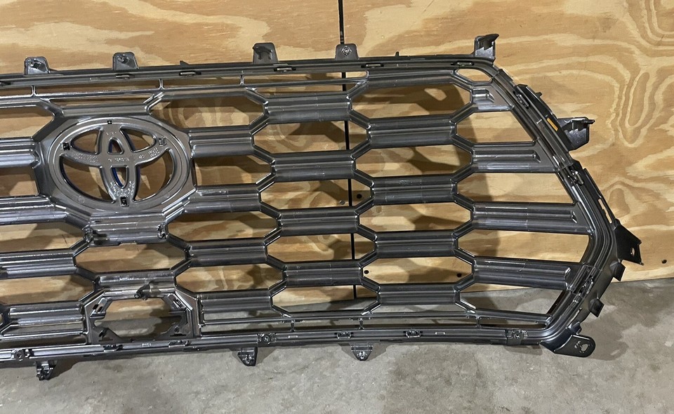 2023 Toyota Sequoia Platinum Front Bumper Grille W/ Emblem 53114 ...