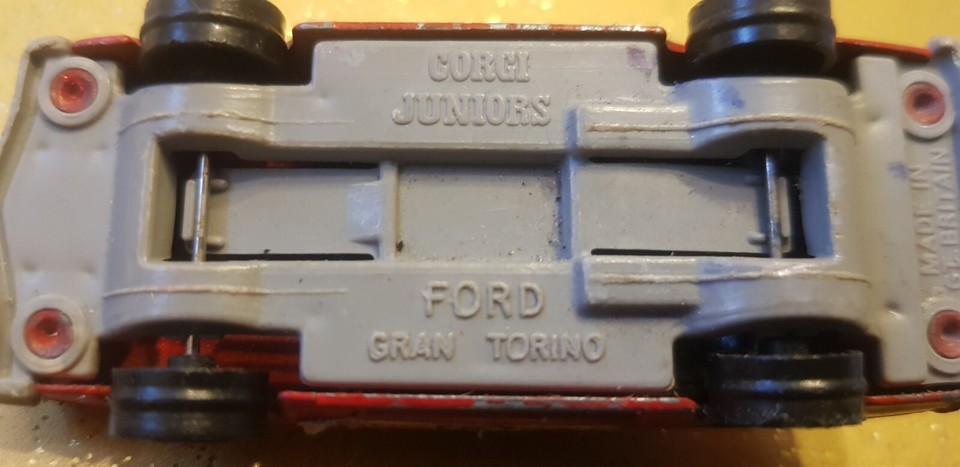 Corgi Juniors 3” FIRE CHIEF DEPT FORD GRAN TORINO Diecast Toy CAR ...