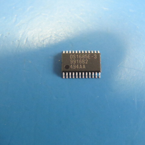 DALLAS DS1685E-3 Qty of 5 per Lot Real Time Clock (RTC) IC Clock ...