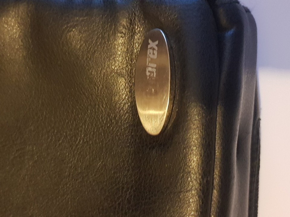 Memorex Portable CD Player Walkman Carry Case Black CD Sleeve Storage ...