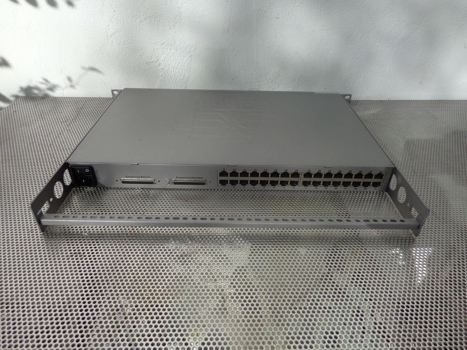 Raritan Paragon II P2-UMT832S STACKING Cat 5 KVM 32 ports SWITCH | eBay