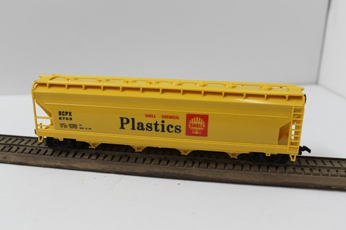 BACHMANN HO SCALE 56' CENTER FLOW HOPPER CARS SHELL PLASTICS /CHEMICAL ...