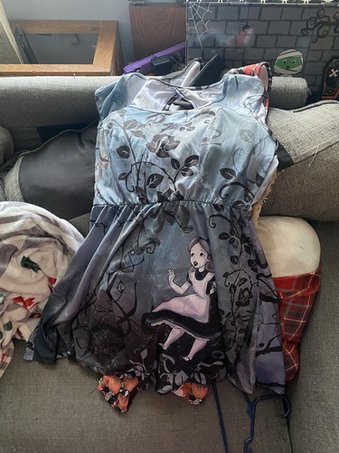 3 Alice In Wonderland Dresses In Sizes L And XL From Hot Topic dress ...