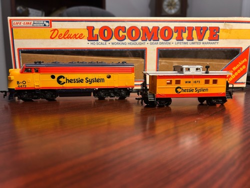 Life Like Chessie System B&O HO Scale Locomotive 4472 & Caboose 1872 ...