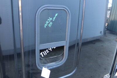 08-17 FREIGHTLINER CASCADIA 125 RIGHT SIDE DOOR LOWER SLEEPER WINDOW ...