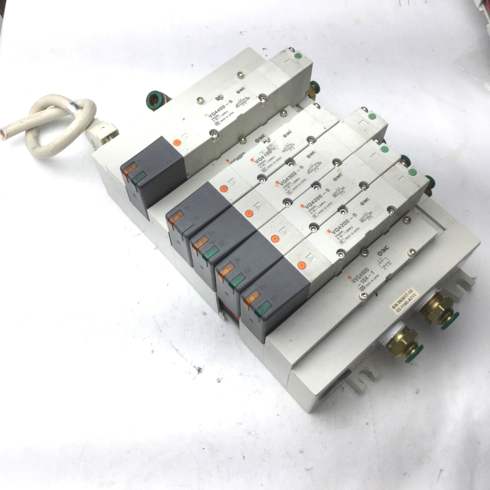 Bank of 5 SMC 1x VQ4100-5, 2x VQ4200-5, 1x VQ4300-5, 1x VQ4400-5 ...