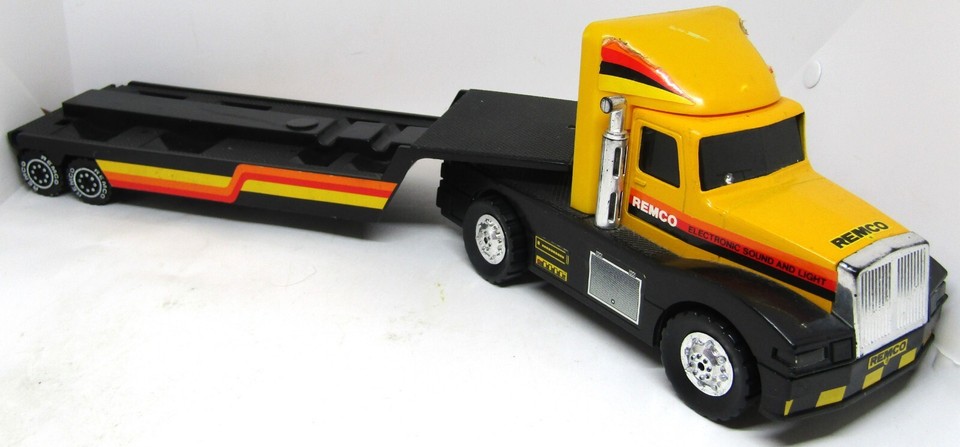 Vintage 1991, Remco Toys Die Cast Tractor Trailer with Flat Bed with ...