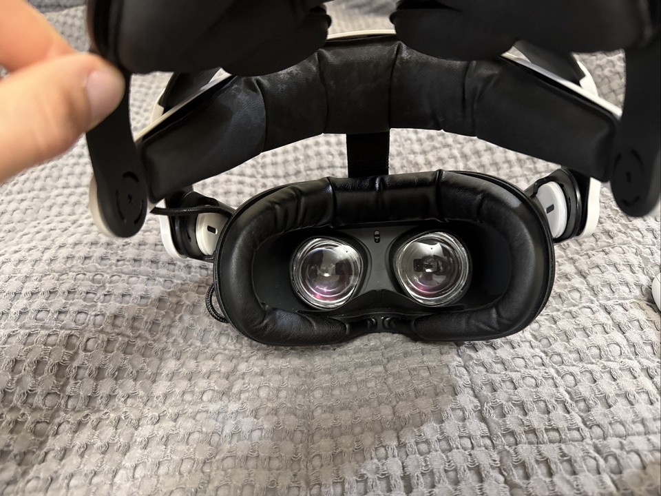 Oculus Quest 2 VR Headset Bundle - BoboVR Charging Head Strap & Link ...