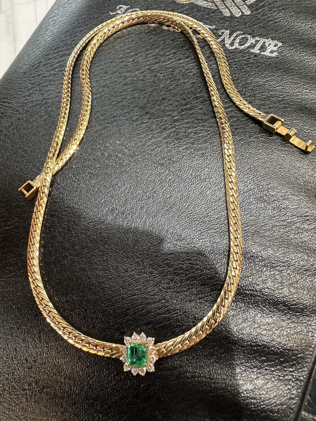 Vintage Authentic 18k Gold Columbian Emerald Diamonds… - Gem