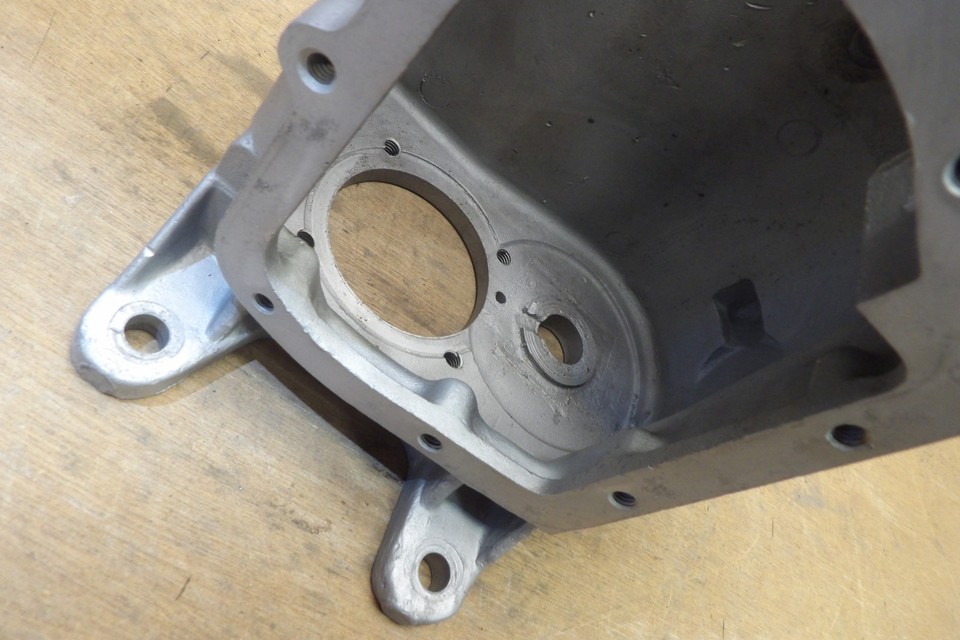 Muncie 010 4 speed case 1966 1967 Chevelle Nova Camaro 1" pin GM ...