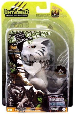 Fingerlings Untamed Sabretooth Interactive Collectible Dinosaur ...