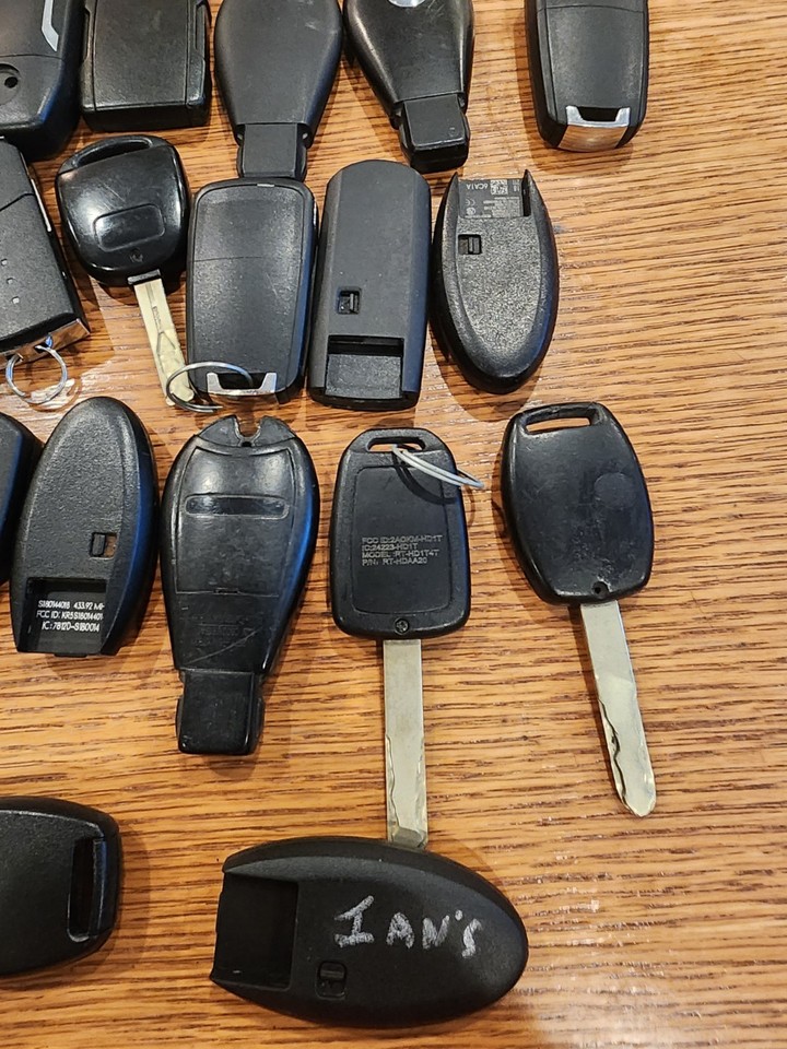 Lot of 32 Aftermarket Fobs Head Keys Assorted Smart USED Locksmith | eBay