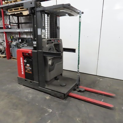 Forklifts - Raymond Lift