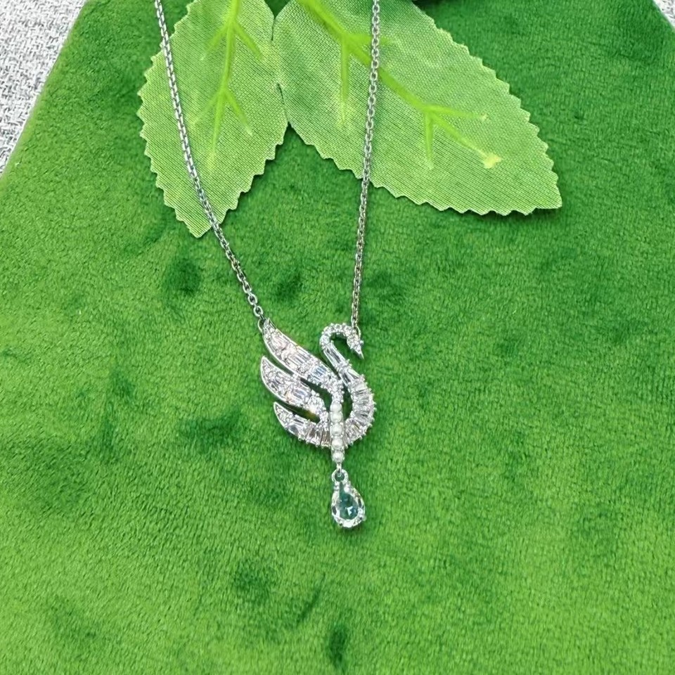 Swarovski Crystal Swan Pendant Jewelry set Square Row Swan Clavicle ...